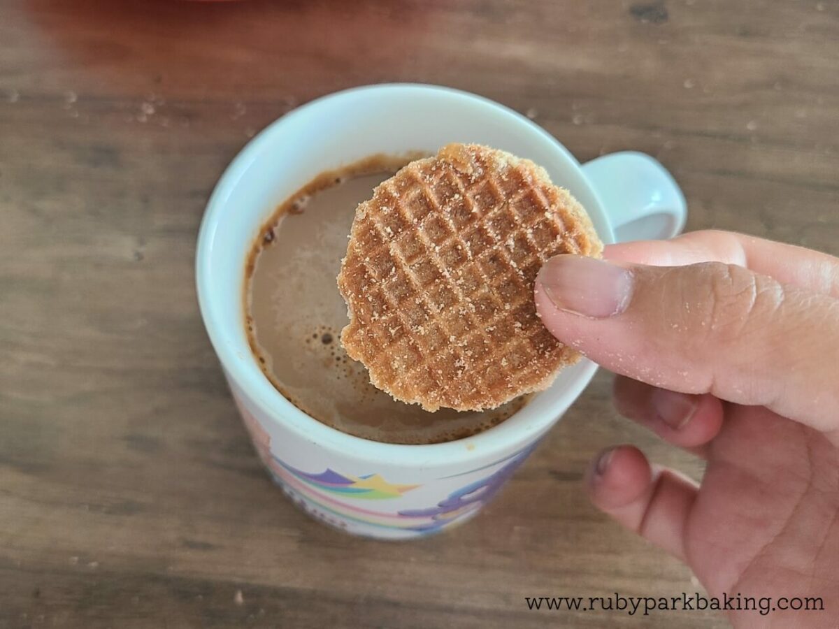 【アイハーブ】サクッとしっとり濃厚キャラメル！オランダ伝統のストロープワッフル【Daelmans】 - From Ruby Park